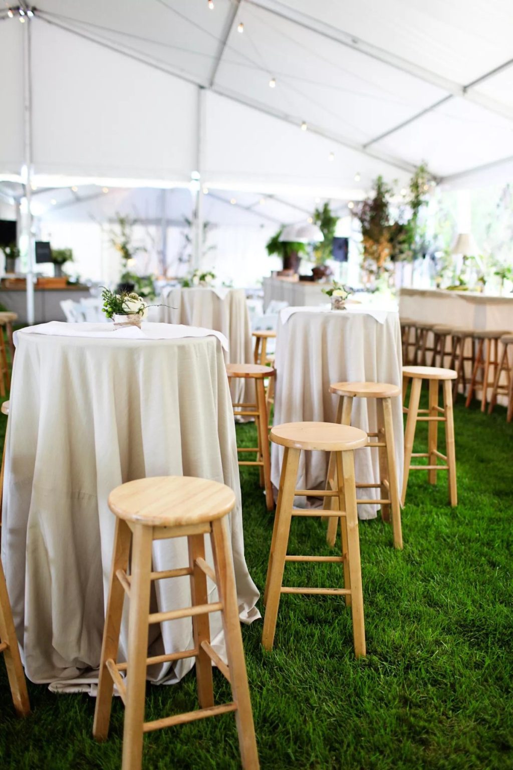 Cocktail Style Wedding Reception: How To | Easy + Quick Tips