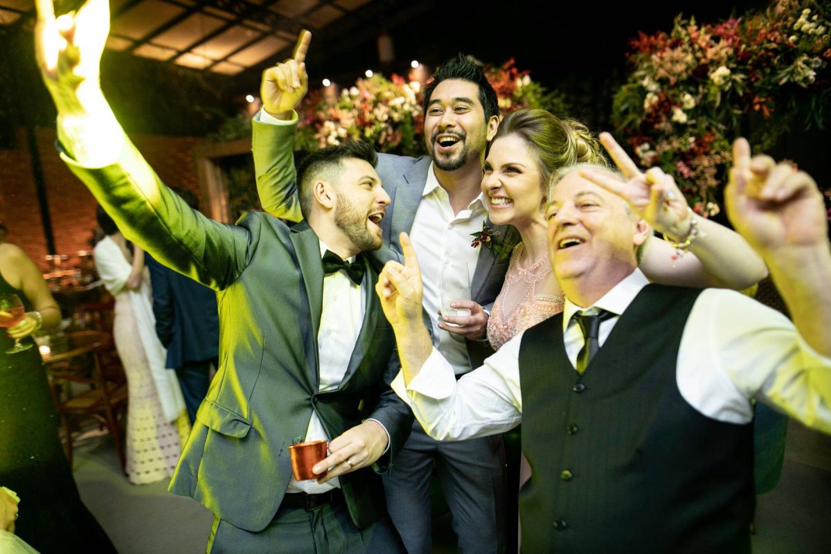 Cocktail Style Wedding Reception: How To | Easy + Quick Tips
