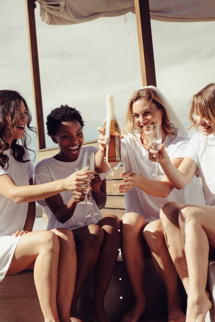 Bachelorette Party Email Invitation: How To | Guide | What To Include